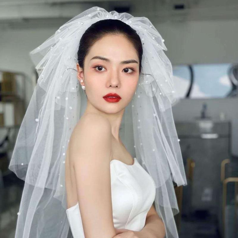 ・カテゴリ: ヘッドドレス・素材: ラインストーン、針水晶・スタイル: レトロ、レディース・形状: 幾何学型・タイプ: チャペル式・用途: 結婚式、誕生日、旅行記念、祝祭日、新築祝い、プロモーション、アニバーサリー、開店祝い・カラー: ホワ...