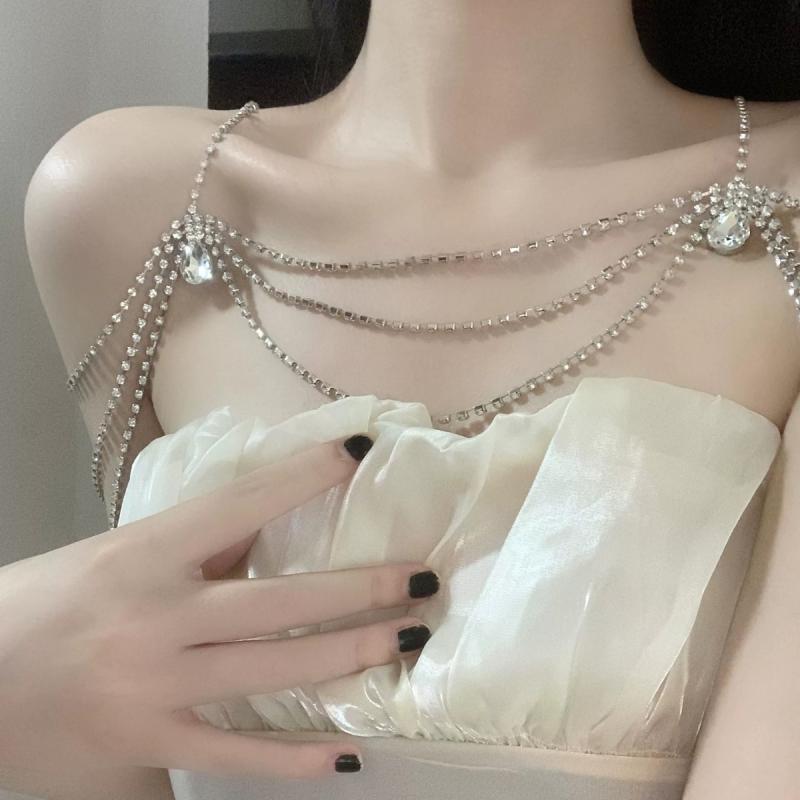 ・カテゴリ: 胸・肩チェーン・スタイル: レディース・素材: 水晶・: 欧米スタイル・装飾素材: 合金、人工宝石、半貴石・用途: 結婚式、旅行、記念品、ギフト・形状: フリンジ・水晶の種類: 白水晶・カラー: シルバー・加工: 電解メッキ