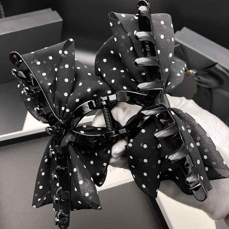 ・カテゴリ: ヘアアクセサリー・スタイル: ラグジュアリー風・スタイル分類: ファッション・通勤・素材: 布製・加工工程: ハンドメイド・対象: レディース・カラー: ブラック系（）