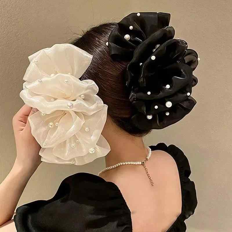 ・カテゴリ: ヘアアクセサリー・スタイル: スイート・主な素材: メッシュ、パール・種類: バンスクリップ・: リボン・加工: ハンドメイド・カラー展開: ブラック、オフホワイト・対象: レディース