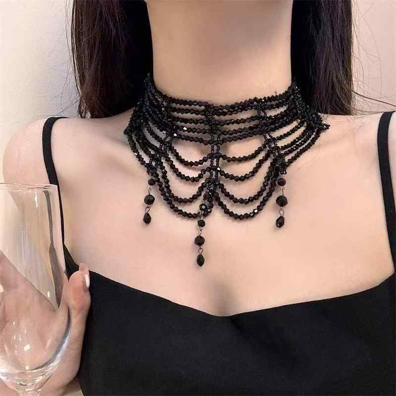 ・素材: アクリル・スタイル: ・加工方法: 手編み・カラー展開: ブラック、ホワイト