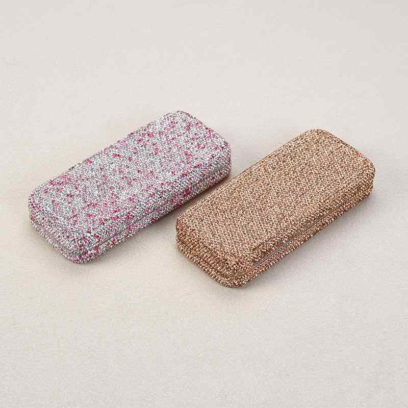 ・素材: プラスチック・用途: メガネケース・カラー展開: ホワイト、ライトピンク、レッド、ネイビー、シャンパン、カーボンブラック