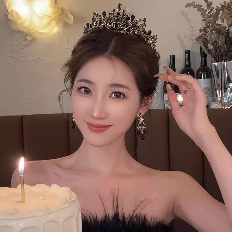・素材: 合金・スタイル: 欧米風・タイプ: レディース・形状: クラウン・加工: メッキ・用途: 結婚式、誕生日、旅行記念、お祝い、展示会、広告促進、社員福利厚生、周年記念、ビジネスギフト、授賞記念・カラー: ブラック・要素: ブライダル...