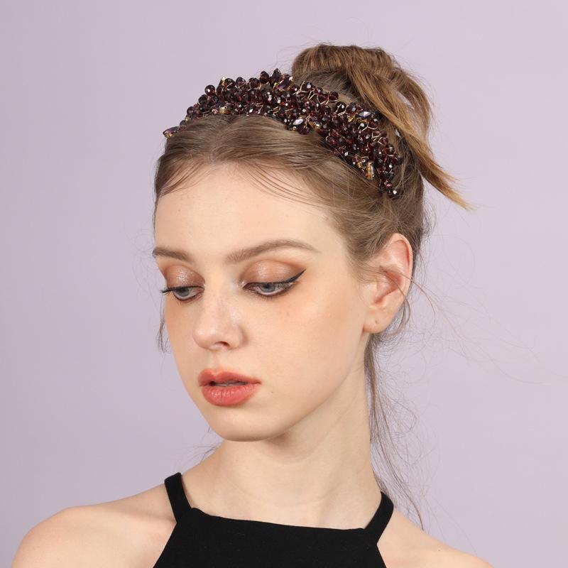 ・カテゴリ: ヘアアクセサリー・スタイル: 欧米風、レディース・素材: クリスタル・: ウェーブ、立体装飾・用途: 結婚式、ウェディング・カラー展開: ブラウン、ブラック、シルバー、ピンク、ブルー、パープル、レッド