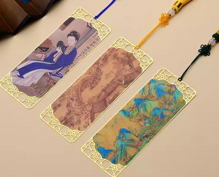 ・モデル: 名画しおり・素材: 金属・: 裘装対鏡図、清明上河図、千里江山図・形状: 透かし彫り