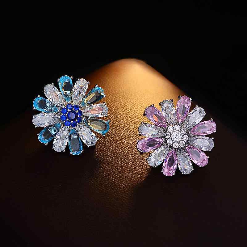 ・カテゴリ: ブローチ・素材: 銅、ジルコニア・対象: レディース・: 花、植物・加工: メッキ・カラー: ブルー、ピンク・スタイル: シンプル、個性的・機能: 装飾、ギフト、固定用