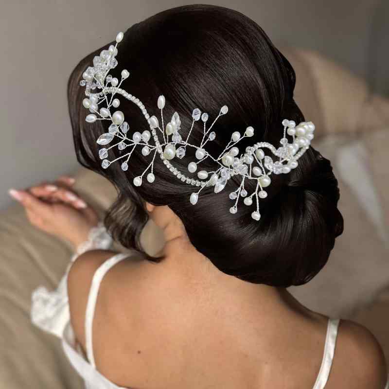 ・カテゴリ: ヘアアクセサリー・スタイル: 欧米風・対象: レディース・主な素材: パール、ラインストーン・種類: カチューシャ、ヘアバンド・: フラワー、立体装飾・カラー展開: シルバー・特徴: 柔軟なワイヤー仕様、ウェディング・ブライダル向け