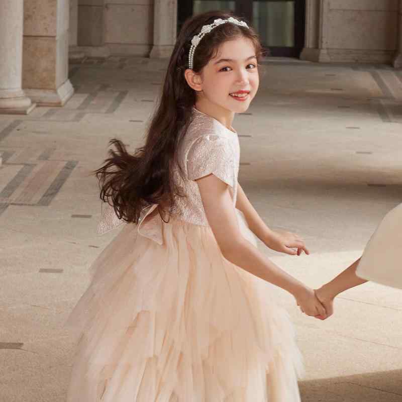 ・カテゴリ: 子供用ドレス・対象性別: 女の子・対象年齢: 3〜8歳・スタイル: プリンセス・要素: ボヘミアン、ブリティッシュ、チュール・生地: レース・主素材: ラビットファー・裏地素材: ポリエステル・裏地素材含有量: 20%・加工:...