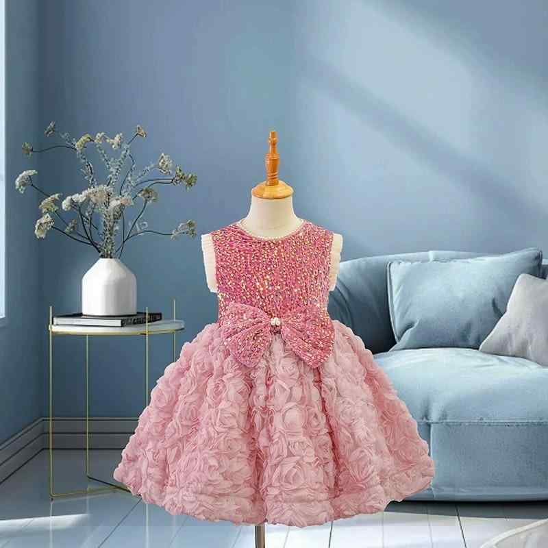 ・カテゴリ: 子供用ドレス・対象年齢: 3〜8歳（100〜140cm）・性別: 女の子・加工: プリーツ、コーティング、シアリング、エンザイムウォッシュ・スタイル: プリンセス・主な素材: ポリエステル 72%・裏地素材: ポリエステル 2...