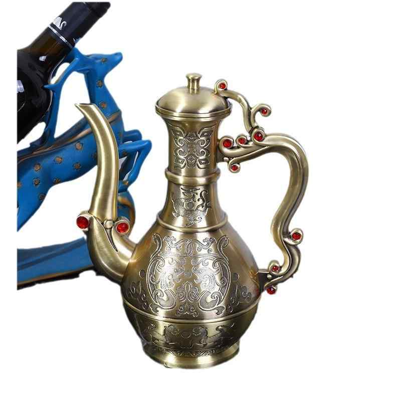 ・カテゴリ: 酒器・スタイル: ・素材: 金属・カラー展開: 龍紋、宝石・セット内容: 1点