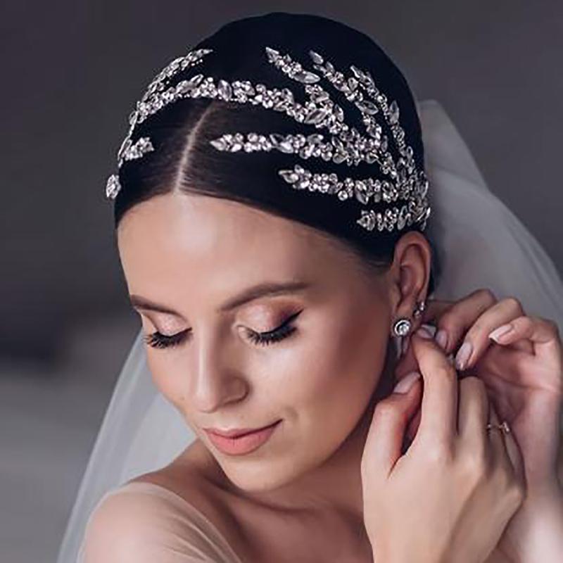 ・スタイル: 欧米風・カテゴリ: ヘッドドレス、カチューシャ、ヘアバンド・対象: レディース・: 花、フラワー・活用シーン: ウェディング、結婚式・カラー展開: シルバー