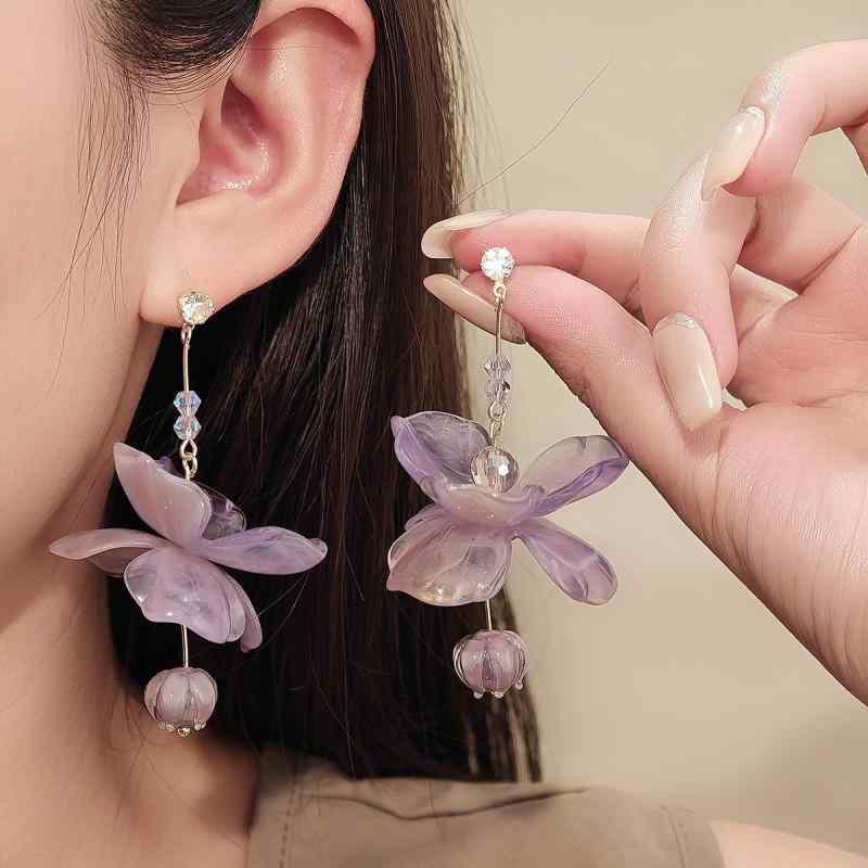 ・カテゴリ: 耳飾り・対象: レディース・素材: プラスチック、樹脂・: 花・スタイル: 韓国、フェミニン