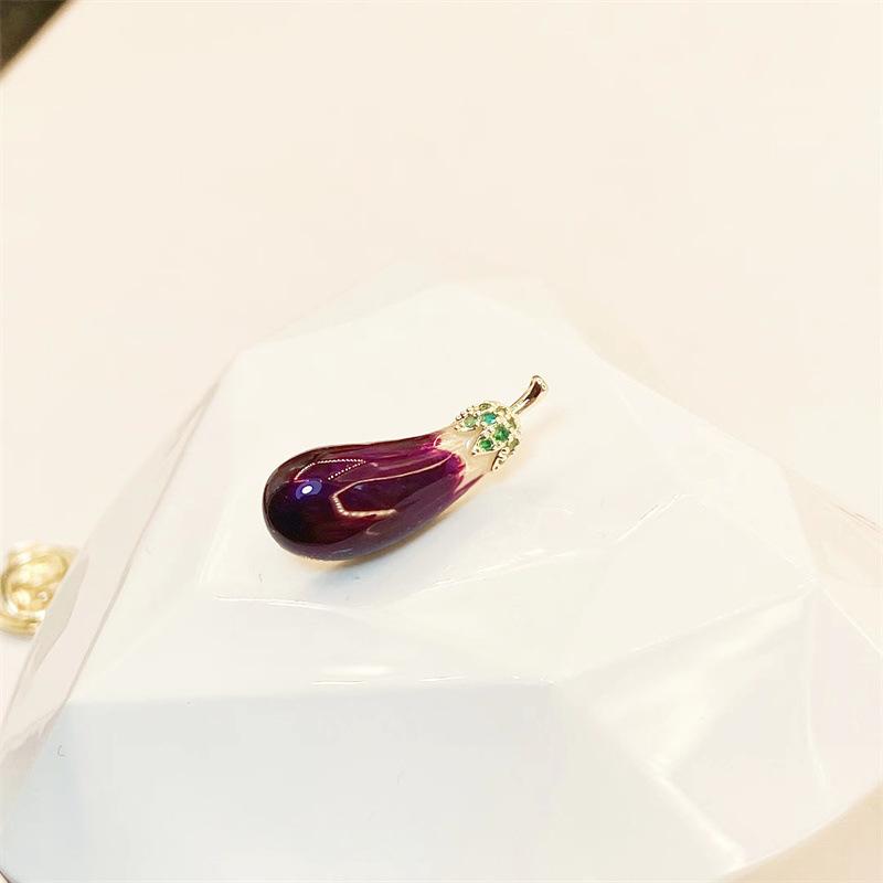 ・カテゴリ: ブローチ・素材: 銅・形状: 水滴型・加工方法: エナメル加工・カラー展開: 小ナス、桃・モチーフ: ブドウ、トウモロコシ、ニンジン、フルーツ、フード・機能: 装飾、記念、ウェディング、ギフト、ウエスト調整、チラ見え防止、固定...