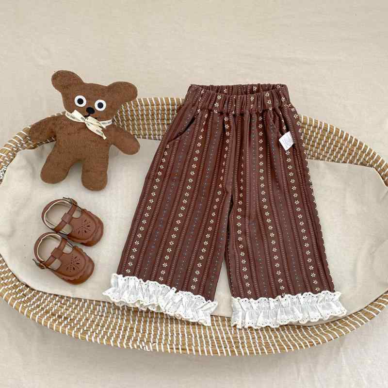 ・カテゴリ: キッズパンツ・スタイル: カジュアル・主な素材: 綿・ボトムス丈: ロング丈・対象: ガールズ・対象年齢: 1〜3歳（80〜100cm）・柄: フラワー・要素: カントリー風、キュート、プリント、トレンド・ウエスト: ミドルウ...