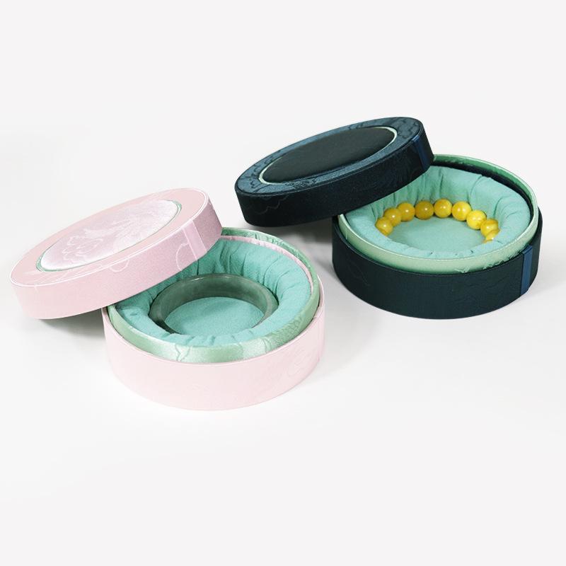 ・カテゴリ: ジュエリーボックス・スタイル: レトロ・素材: プラスチック、・柄: 鶴・用途: ジュエリー収納、ディスプレイ、ギフト・サイズ: 12×5cm・誤差: 約0.5cm・カラー展開: ピーコックブルー、スモークブルー、ライトブルー...