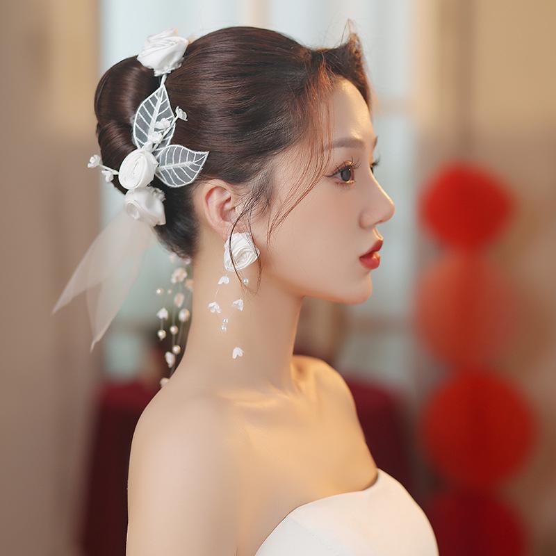 ・カテゴリ: ヘアアクセサリー・対象: レディース・スタイル: 韓国、フェミニン、スウィート・加工法: ハンドメイド・ヘアクリップの種類: サイドクリップ・要素: バラ、花、花びら、植物・カラー: ローズベルフラワーセット