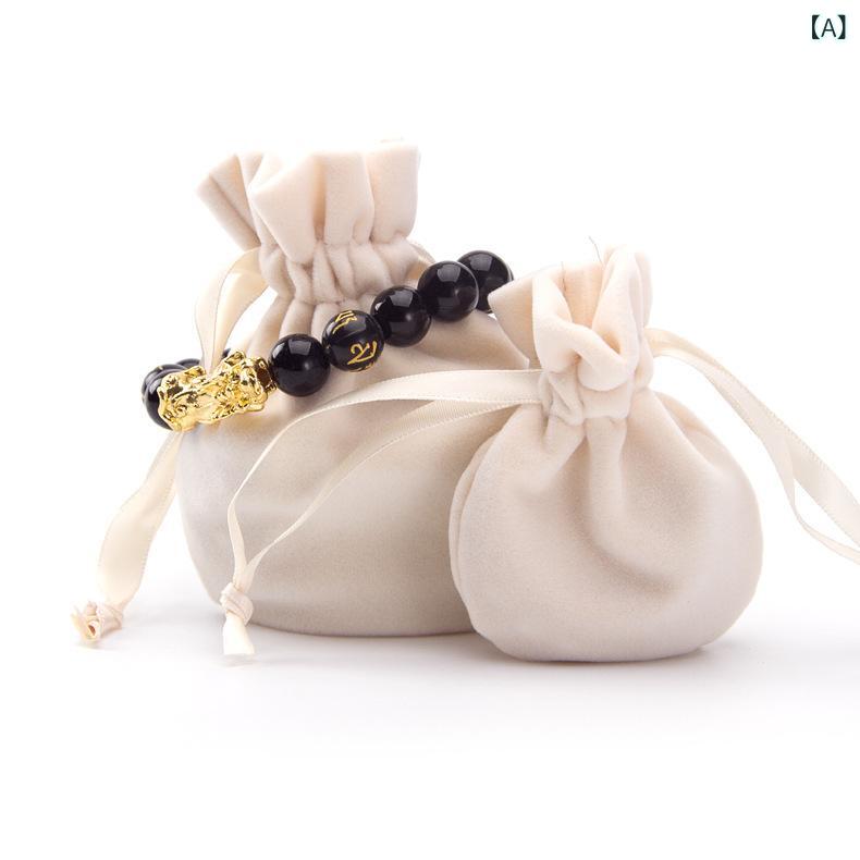 ・素材: ベルベット・用途: ジュエリー・アクセサリー用・サイズ展開: 7.5*9cm、9.5*12.5cm・カラー展開: ベージュ、ピンク、ワインレッド、ライトグレー、ブルー、ブラック、ダークブラウン、チャコールグレー、グレー、モスグリー...