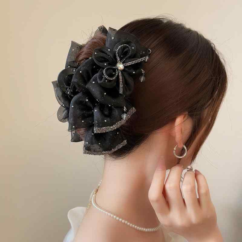 ・カテゴリ: ヘアアクセサリー・素材: チュール・製法: ハンドメイド・ヘアクリップの種類: バンスクリップ・サイズ: 11cm、13cm・要素: プリーツ、リボン・テイスト: 韓国スタイル・スタイル分類: フェミニン、スイート・対象: レ...