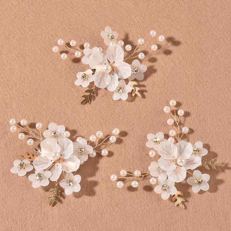 ・素材: フェイクパール・ヘアクリップ分類: サイドクリップ・カラー: ゴールド（白い花3個セット）、ピンク（3個セット）、シルバー（3個セット）・要素: パール・スタイル: 韓国スタイル・スタイル詳細: フレッシュ＆スウィート・カテゴリ:...