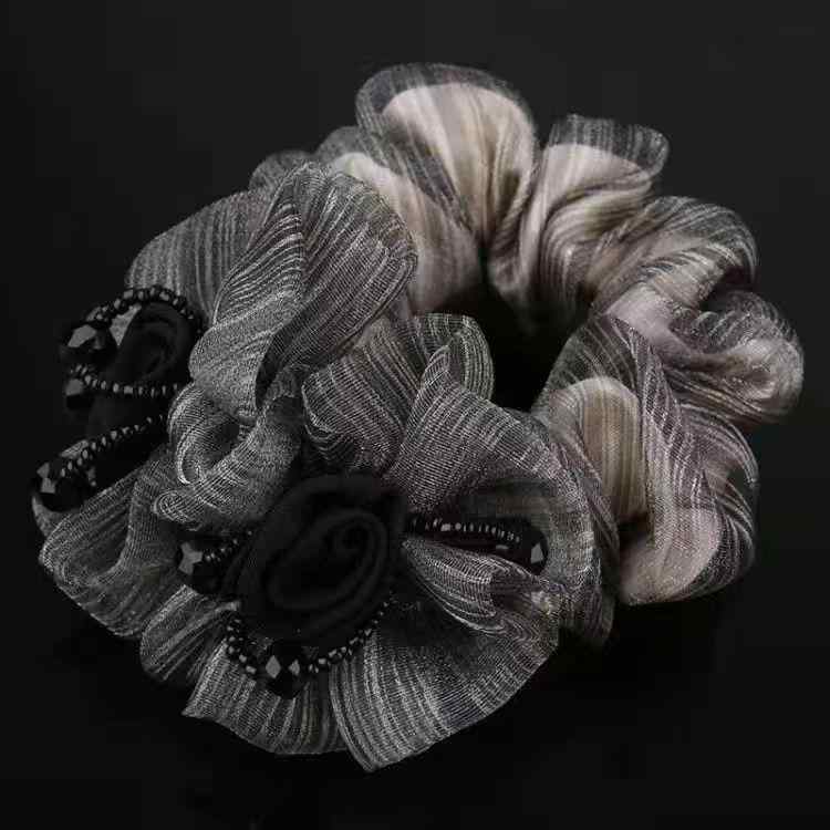 ・カテゴリ: ヘアゴム・素材: 布・加工: ハンドメイド・カラー展開: パープル, ブラウン, ブルー, ブラック, ワインレッド・要素: 円形, 三角形, 楕円, ドット, リング, ライン, 六角形, 八角形, 四角形・スタイル: シン...