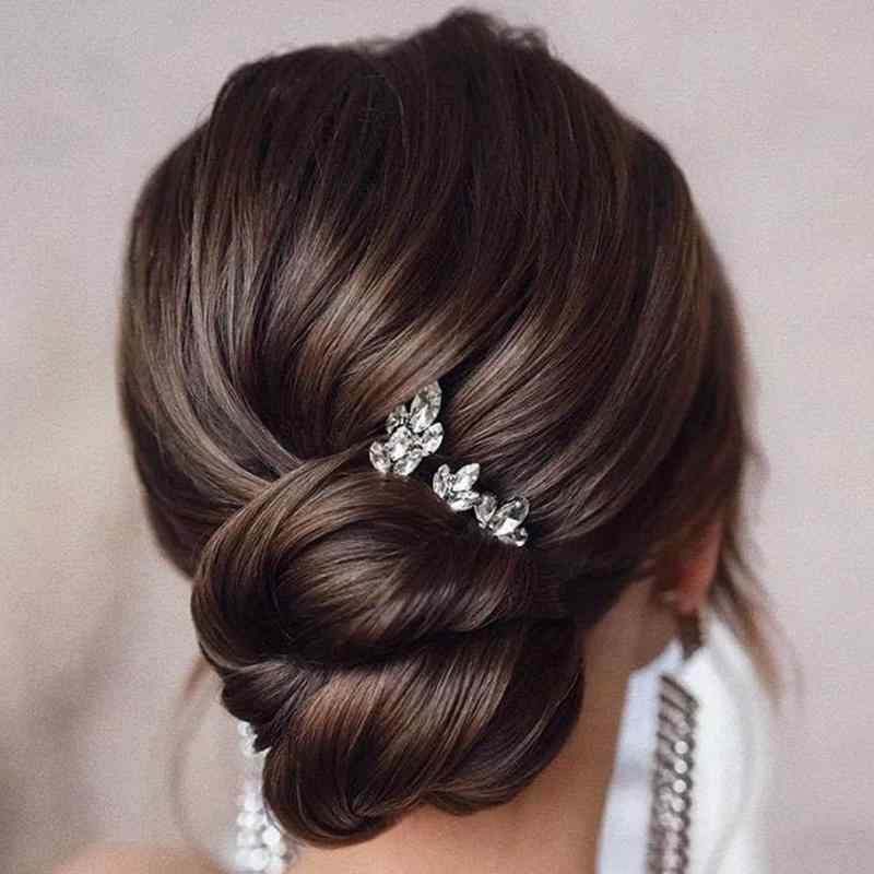 ・カテゴリ: ヘアアクセサリー・主な素材: 金属・カラー展開: シルバー, ゴールド, グリーン, レッド, ロイヤルブルー
