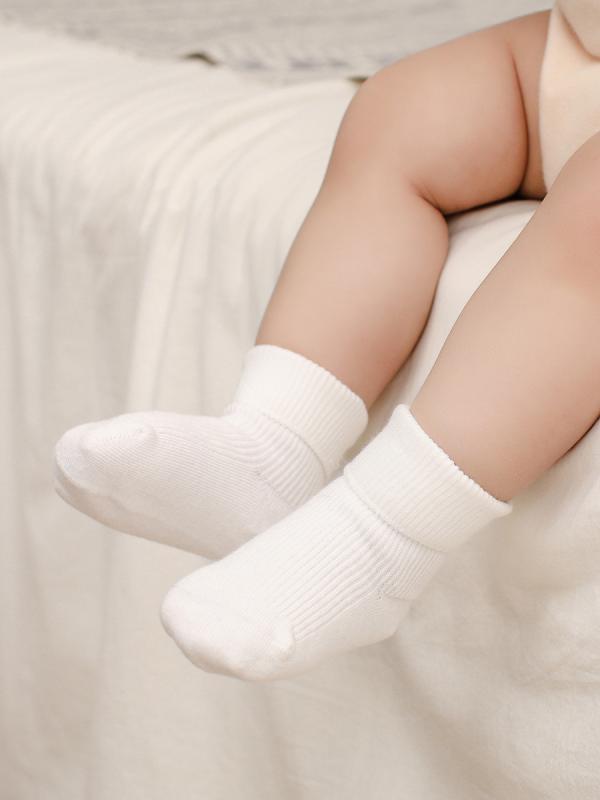 ・カテゴリ: 子供用靴下・製法: シームレス・性別: 男女兼用・機能: 通気性・丈: クルー丈・厚さ: 普通・柄: 無地・スタイル: ブリティッシュ、トレンド、欧米風・主な素材: 綿 78%・カラー展開: ホワイト、ピンク、オレンジ、レモン...
