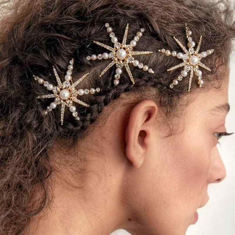 ・素材: 金属 ・対象: レディース ・用途: 結婚式 ・カラー展開: ゴールド、シルバー ・カテゴリ: ヘアコーム