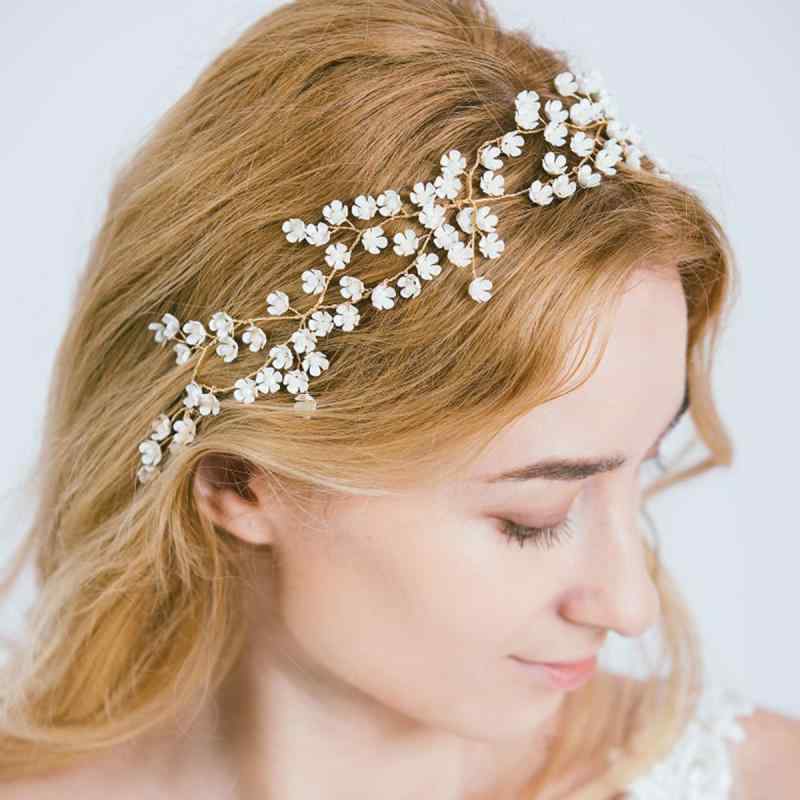 ・カテゴリ: カチューシャ、ヘアバンド・スタイル: 韓国、レディース・素材: 花・: 花・カラー展開: ホワイト、シルバー、ゴールド・用途: 結婚式