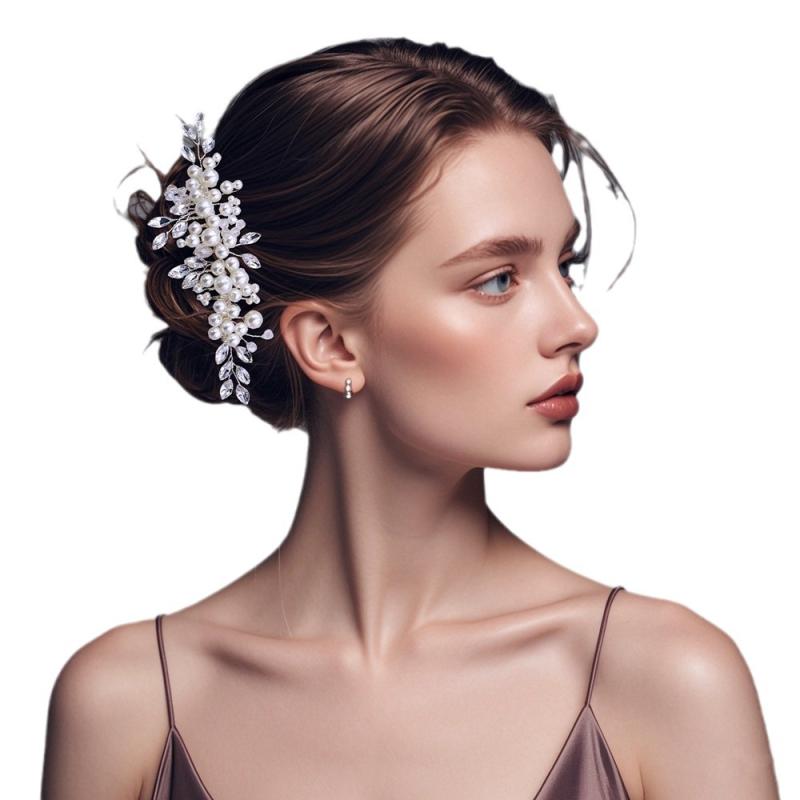 ・カテゴリ: ヘアアクセサリー、ヘアコーム、ブライダルアクセサリー、ヘッドドレス・スタイル: レディース、レトロ、エレガント、フェミニン、シンプル・主な素材: パール、ホワイトクリスタル・: ウェーブ・加工: 手編み・カラー展開: シルバー