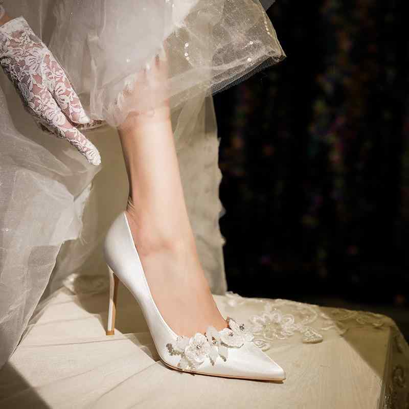 ・カテゴリ: ウェディングシューズ、パンプス・スタイル: プリンセス・性別: 女性・つま先形状: ポインテッドトゥ・アッパー素材: サテン・靴底素材: ゴム・裏地素材: 合成革・中敷き素材: EVA・ヒール形状: ピンヒール・ヒールの高さ:...