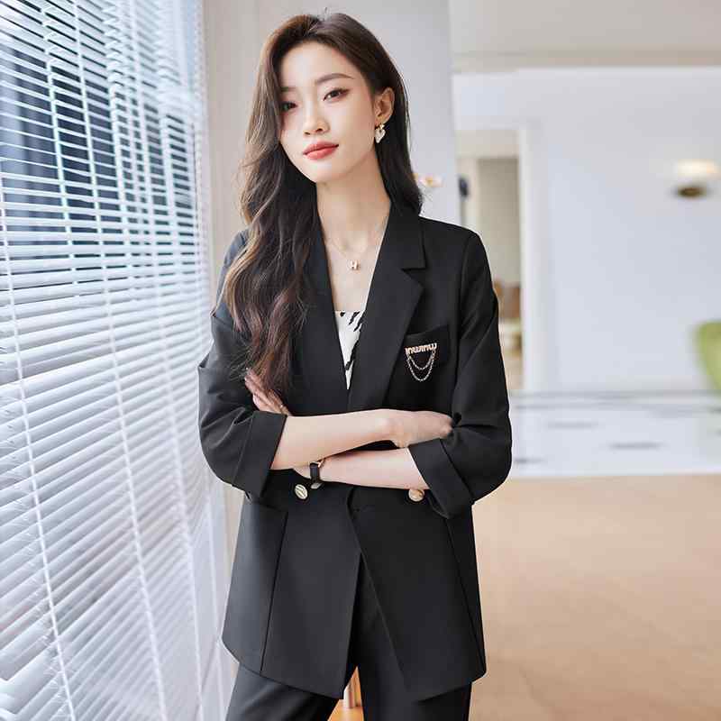 ・生地: 薄手ツイル・素材: ポリエステル 約70-80%、レーヨン 30%以下・パンツ丈: ロングパンツ・袖丈: 七分袖・カラー展開: ブラック、カーキ、ベージュ、ブルー・サイズ展開: S、M、L、XL、XXL、XXXL、XXXXL