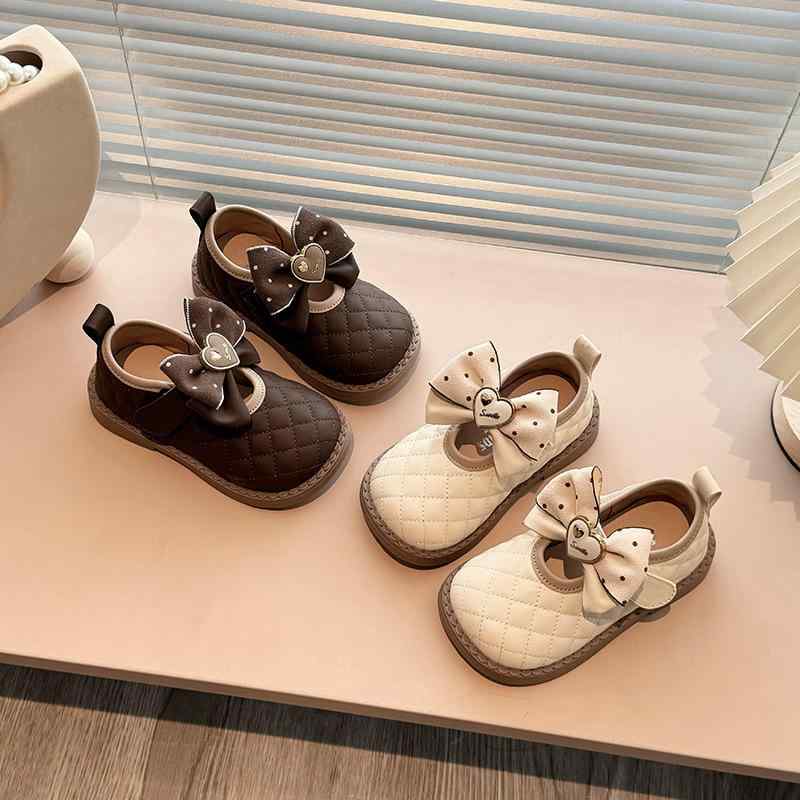 ・カラー展開: ベージュ、ブラウン・サイズ展開: 21、22、23、24、25、26、27、28、29、30・対象年齢: 幼児（1-3歳）、子供（4-6歳）・アッパー素材: PU・性別: 女の子・ソール素材: ゴム・靴の高さ: ローカット・...