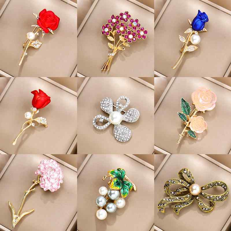 ・カテゴリ: ブローチ・素材: 合金・形状: 花・加工: ラインストーン・カラー展開: パープル・要素: バラ、花びら・機能: 2WAY、ギフト、チラ見え防止・スタイル: ファッションOL、通勤・対象: 男女兼用