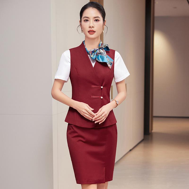 ・主な素材: ポリエステル70%-80%、レーヨン30%以下・スタイル: OL、通勤・袖丈: ノースリーブ・スカート丈: ミニ丈・カラー展開: グレーベスト、ネイビーベスト、レッドベスト、グレーベスト+スカートセット、ネイビーベスト+スカー...