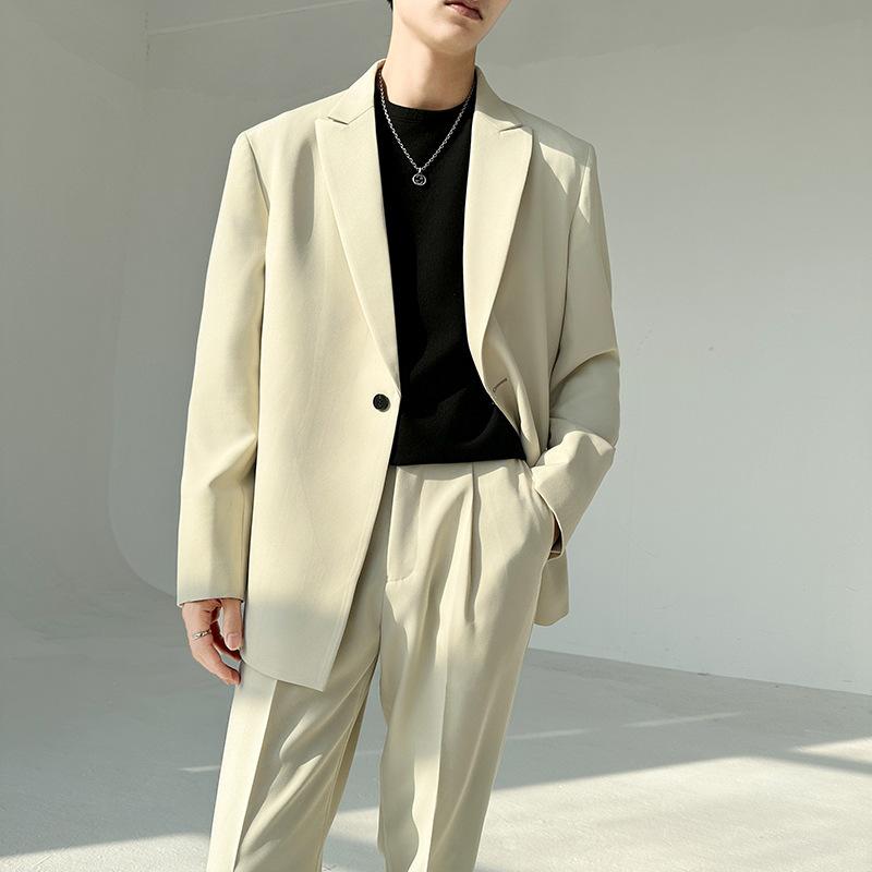・対象: メンズ（18-24歳推奨）・スタイル: ルーズフィット、韓国ファッション・ネックライン: ラペル・柄: 無地・主な素材: ポリエステル 68%、化学繊維混紡・裏地素材: ポリエステル・着用シーン: デイリー・仕様: センターベント...