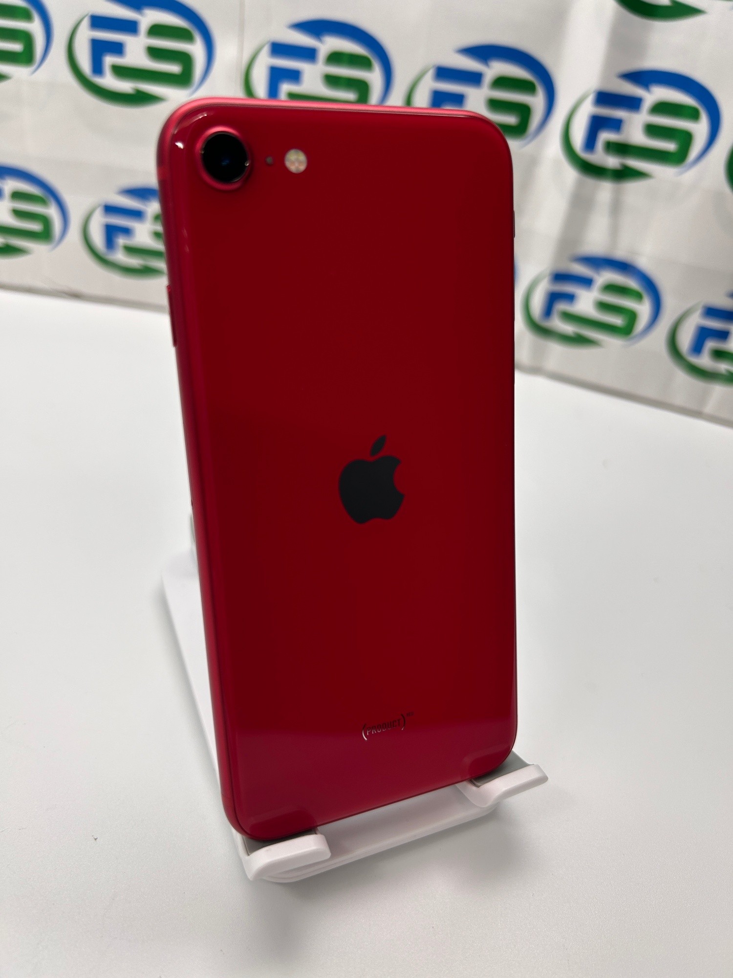 商品仕様 商品名／モデル iPhone SE 第2世代 128GB (PRODUCT)RED（MHGV3J/A） カラー (PRODUCT)RED 容量 128GB キャリア SIMフリー バッテリー 最大容量：82% ネットワーク利用制限...