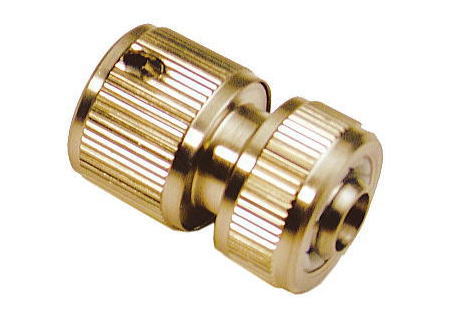 　　　●ホース接続するときのホース側に取り付ける部品です。 ホースの先端に取り付け、蛇口の先端に取り付けたホースアダプターと簡易的に接続が出来ます。ホースカプラのみでは使用出来ません。必ずホースアダプターと一緒にご使用下さい。　　・ 寸法図...