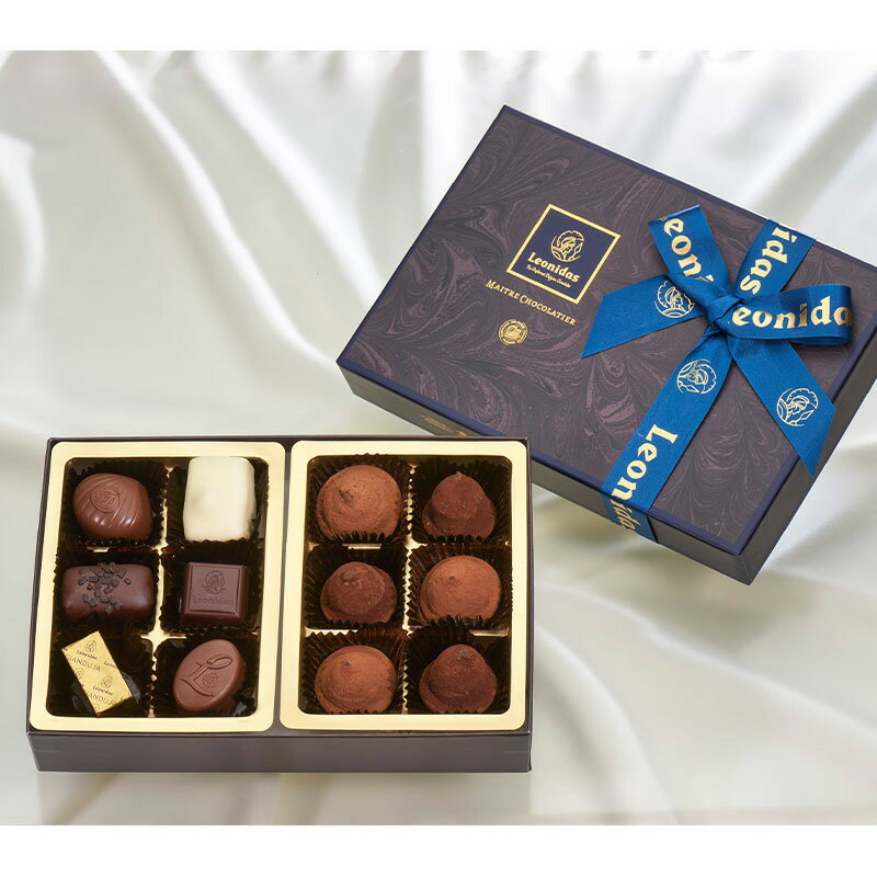 期間限定の『マノンアンタンスノアール』『マノンカフェ』を含むプラリネ6種と、トリュフのアソートです。［内容］チョコレート×12個［賞味・消費期限］2026年3月31日［箱サイズ］14.5×21×3.7cm