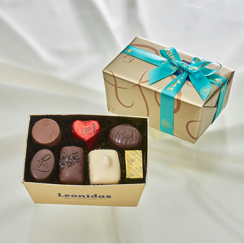 ベルギーで親しまれる仕切りのないバロタンにプラリネをアソート。レオニダスを代表するマノンカフェをはじめ、人気の13種をアソートしました。［内容］チョコレート×13個［賞味・消費期限］2026年3月31日［箱サイズ］7.5×12×5.5cm