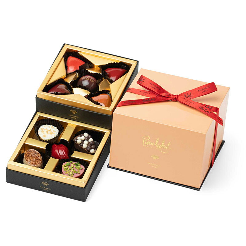 心ときめく風味豊かなアソート。長年愛されているプラリネとキャラメルが2層になった食べ応えのあるシュバリエと、新作ショコラを含むストロベリーを使用したボンボンや、シャンパンとラズベリー、モレロチェリーのガナッシュなどフルーツフレイバーを中心に...