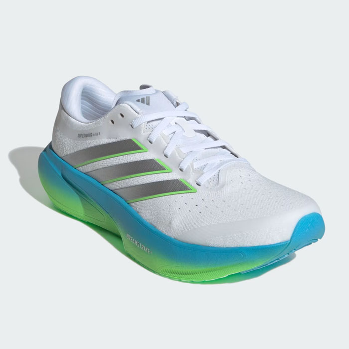 メーカー：アディダス (adidas)品名：スーパーノヴァ ライズ 3 ランニング品番：JP8680■アウトソールゴム底■ワイズ2E■カラーCloud White / Silver Metallic / Semi Blue Burst■その...