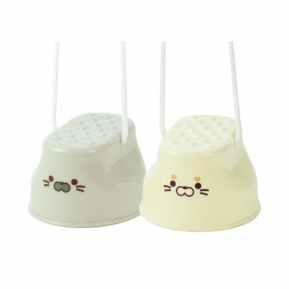 かわいいあざらしがぽっくりになったよ！かわいいあざらしモチーフのぽっくり【詳細】セット内容：本体×1商品サイズ：98×113×65mm、ひも：約1.39〜1.41m材質：PP[ おもちゃ 一般玩具 スポーツ玩具 ]