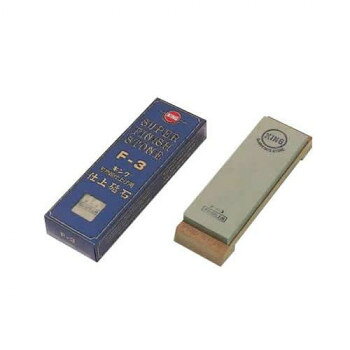 粒度4000(最終仕上用)。カンナ・のみ・包丁・ハサミ・その他精密刃物用にお使いいただけます。【使用方法】使用前3分程度水に浸し、砥石に十分水を含ませてからご使用下さい。サイズ：約185×62×15mm個装サイズ：18.5×6.2×3cm重...