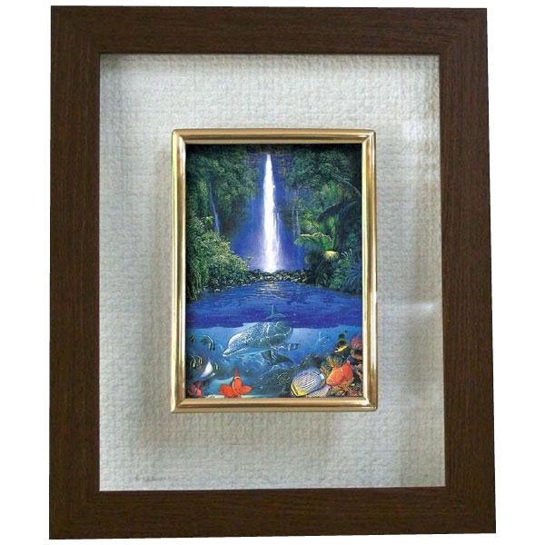 シンプルでさりげない雰囲気の中にもアート感漂う一品。クリスチャン・リース・ラッセン(Christian Riese Lassen)が描いた、深みのあるブルーを基調に鮮烈な色彩の調和が見るものを惹きつける絵をセットした、美しい絵画額です。透明...