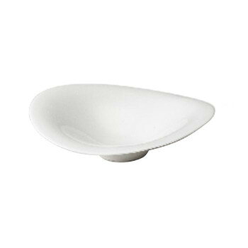 ゆったりとした曲線が美しいボールです。前菜やデザートを美しく魅せる器です。【IO】盛り付けの美を追求した器「IO(イオ)」は、マラヤの森のこびとと呼ばれる少数民族の言葉で「森」。森が織りなす水と緑の美しいハーモニーをかたちにしました。スイー...