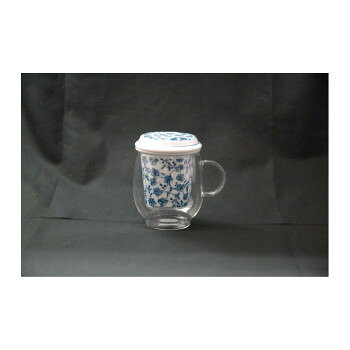 このおしゃれマグはガラスのマグと絵柄を付けた磁器茶漉しを組み合わせた珍しい茶器です。環境ホルモンの心配もなく、金気臭さもありませんので美味しいお茶を安心して楽しんでいただけます。※熱いお茶を入れる際、カップは熱くなります。取り扱いには十分ご...