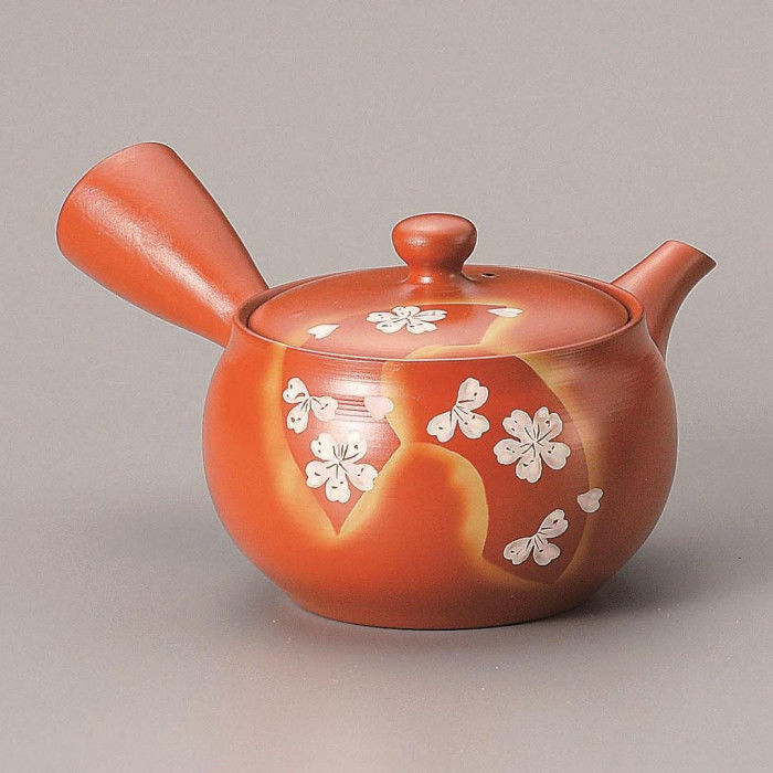 陶器ならではの風合いが特徴的な急須です。お茶をより一層美味しく感じられること間違いなし。サイズ：個装サイズ：9.4×16.0×14.2cm重量：個装重量：360g仕様：容量:370cc網:かご網生産国：日本