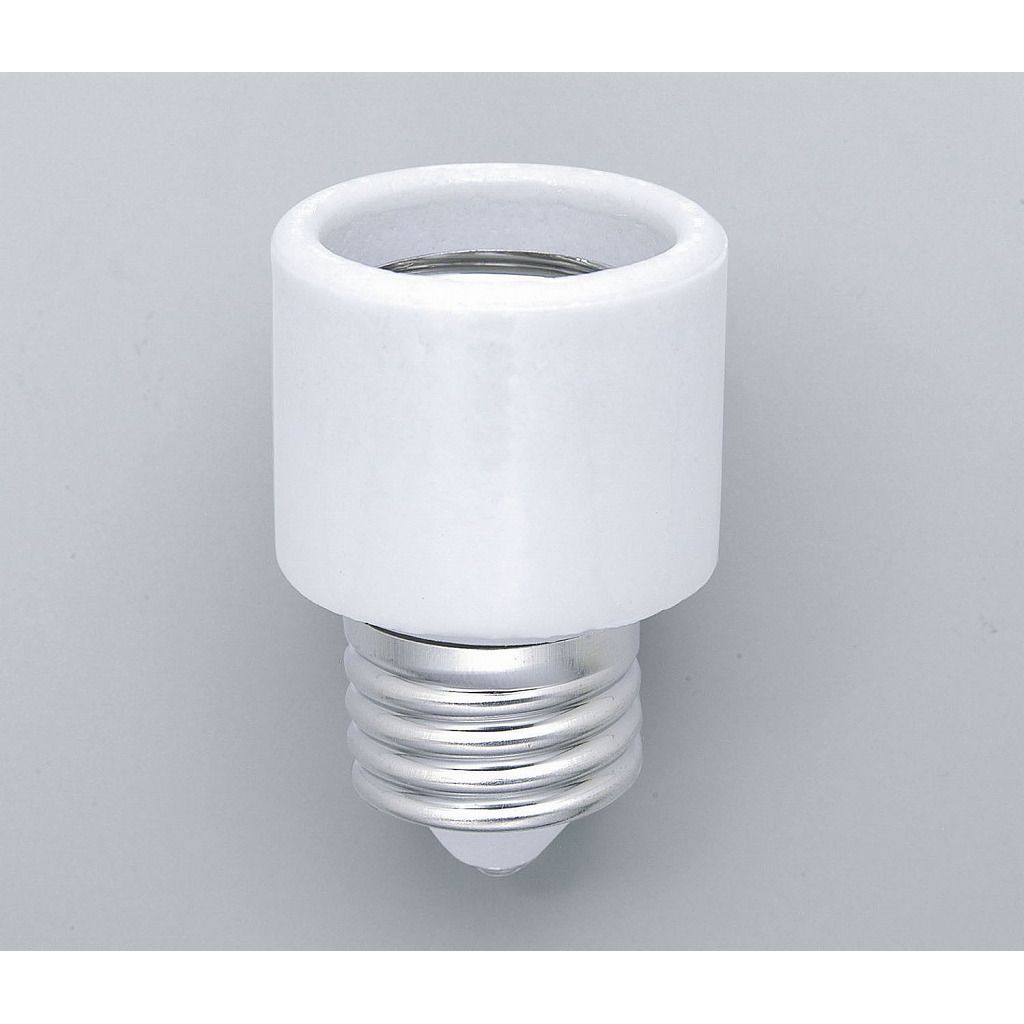 ■定格：300V　6A■口金：E26　⇒　E26■耐熱・陶器製