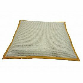 湯船の中でお尻や背中を優しく支える特殊な座布団と背クッションです。○素材に弾力があり滑らかで、お尻や背中が痛くない○素材をお尻状に窪ませているので座りやすい○メッシュ状の滑り止め素材で足の踏み入れも滑りにくい○吸盤材を使用していないので移動...