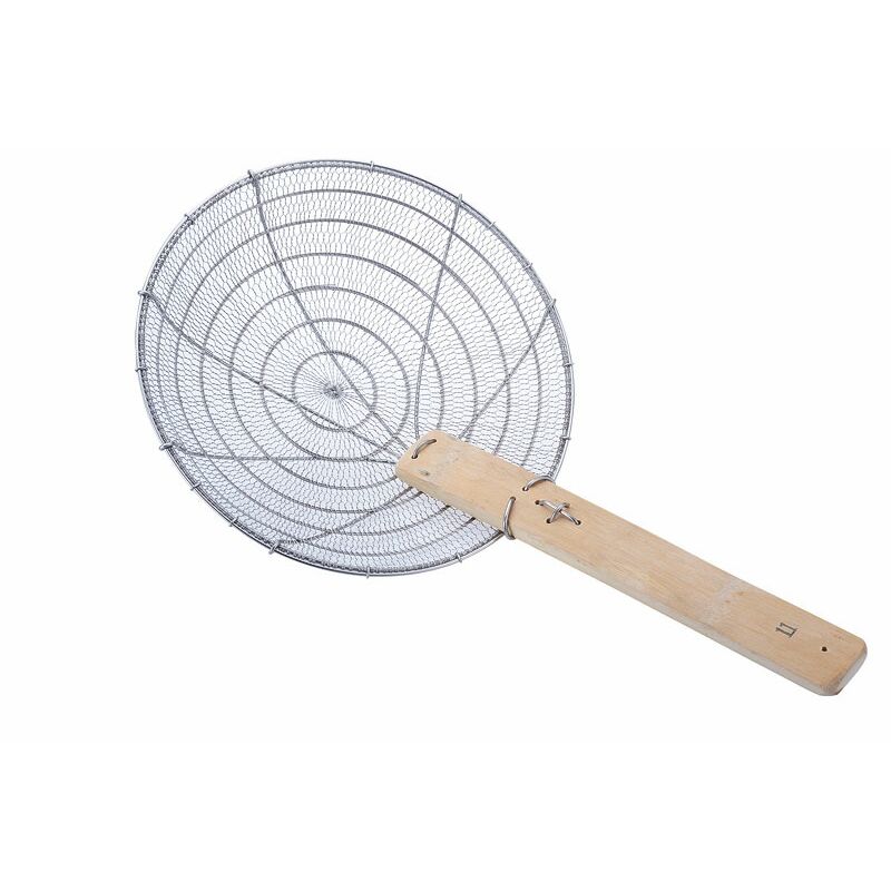 中華料理の油切り、ラーメンの湯切り等にお使い頂けます。業務用中華厨房用品メーカー「カンダ」がおススメするプロ仕様の商品です。規格:23cm外径×柄長:φ230×230mm材質:網:18-0ステンレス　柄:竹生産地:中国※画像は代表画像ですの...